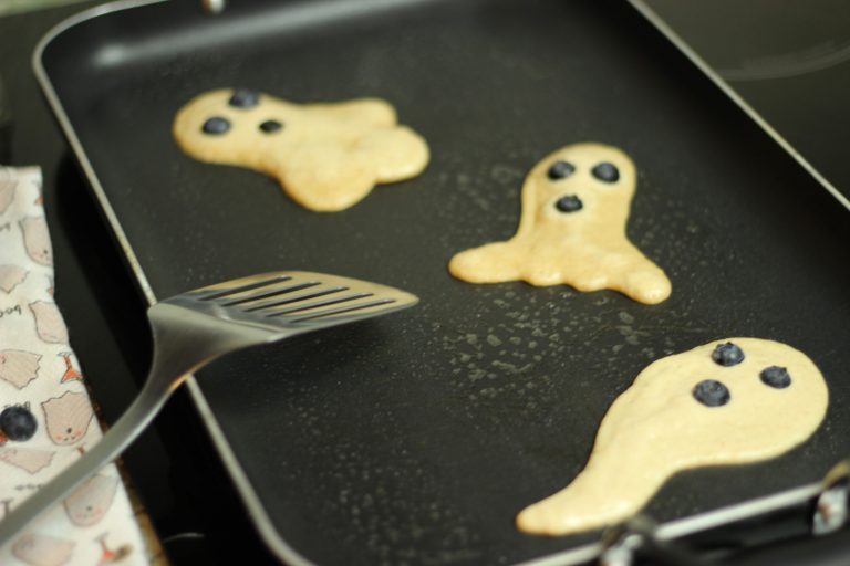 How to Make Spooky Ghost Pancakes - Wish Farms