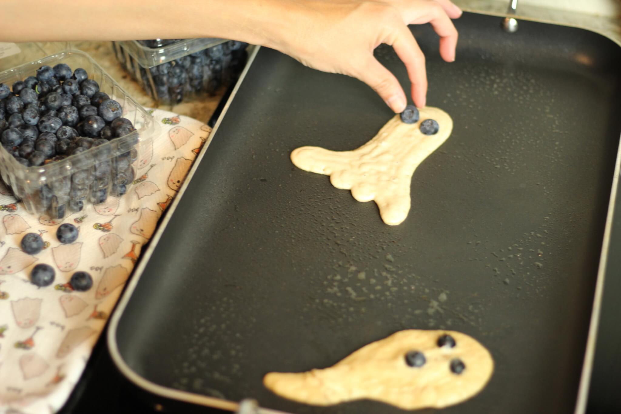 How to Make Spooky Ghost Pancakes - Wish Farms