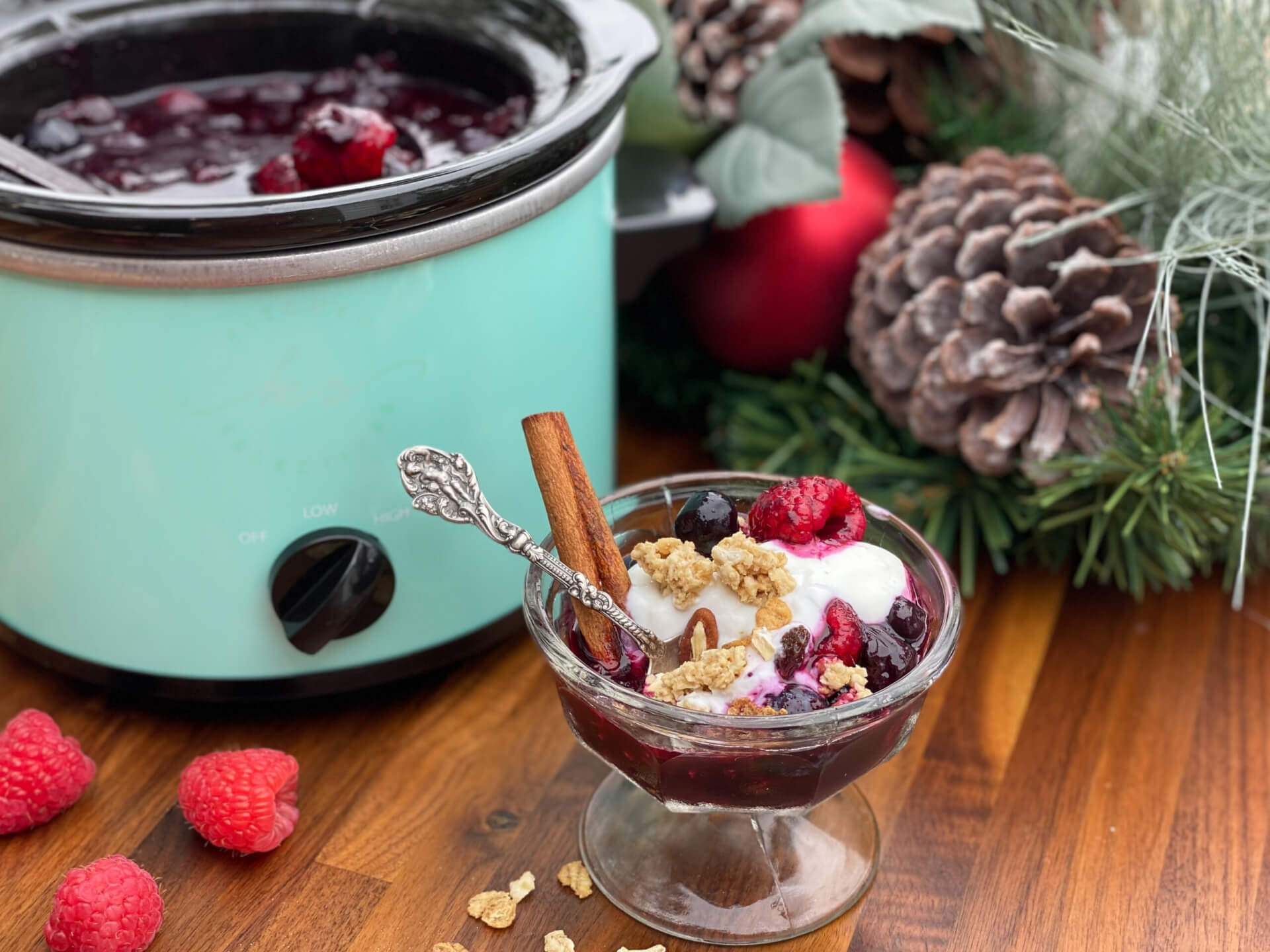 Slow Cooker Mulled Berry Crisp and Cream | Wish Farms Recipes