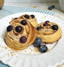 Roasted Berry Cream Cheese Schmear Recipe | Wish Farms